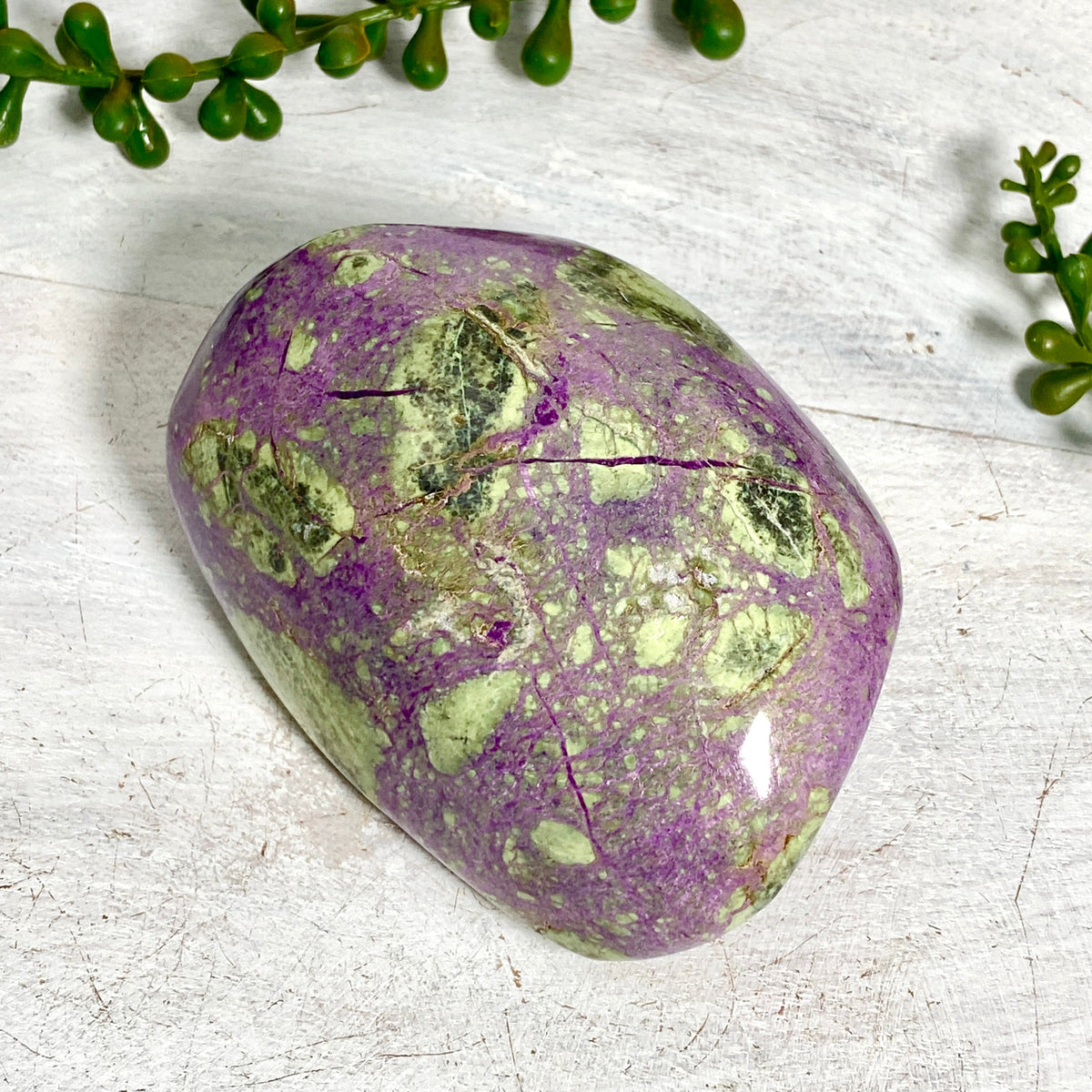 Atlantisite (Stichtite in Serpentine) – Nature's Magick