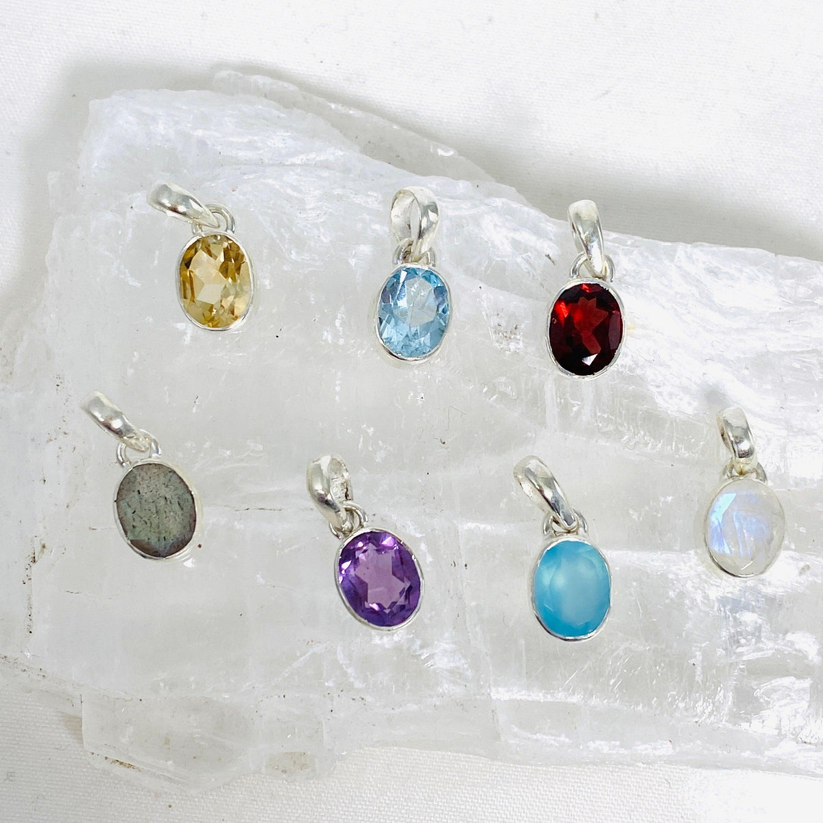 Petite Oval Faceted Pendant G2126O – Nature's Magick